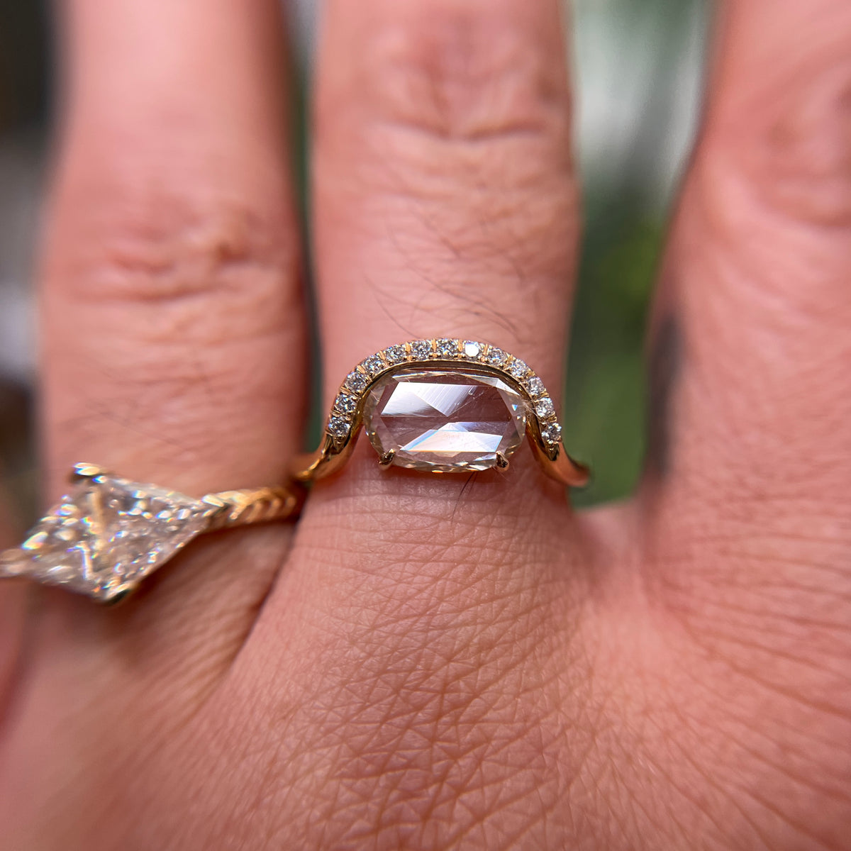 Nouveau Oval Moon – Digby & Iona